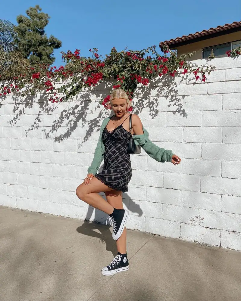 25 Casual Spring Outfit Ideas for 2022 - MorningKo