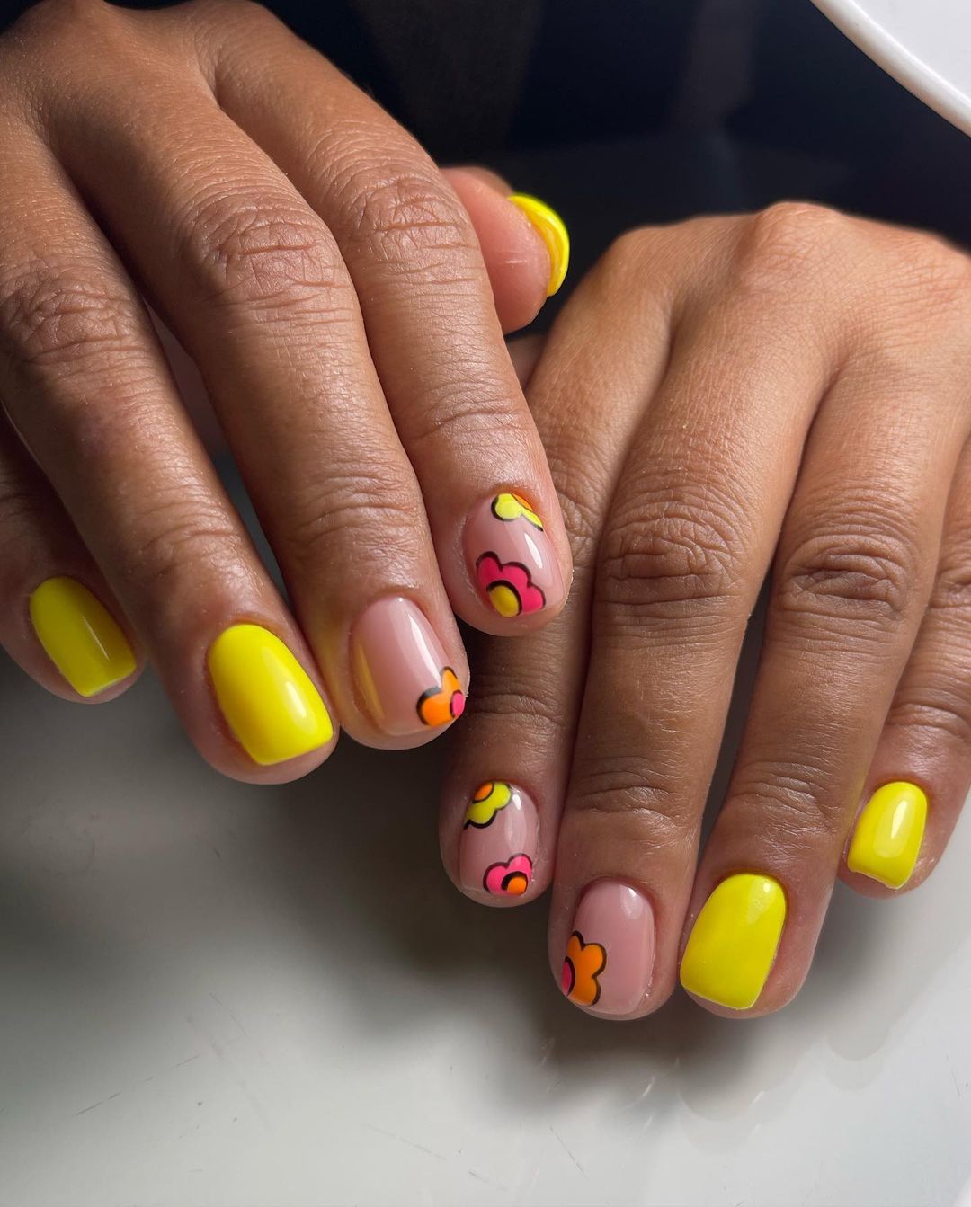24 Yellow Nail Designs For Fun Vibrant Manicures – MorningKo