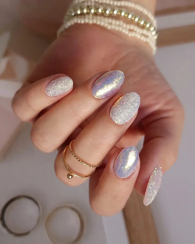 50 White Nail Designs For a Chic Manicures - MorningKo