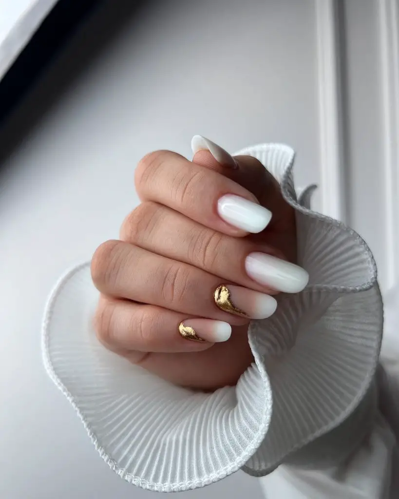 47 Simple Gold Nail Designs For Elegant Minimal Look – MorningKo