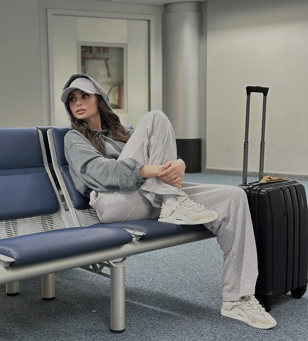20+ Trendy Simple Airport Outfit Ideas That’ll Make You Look Like You ...