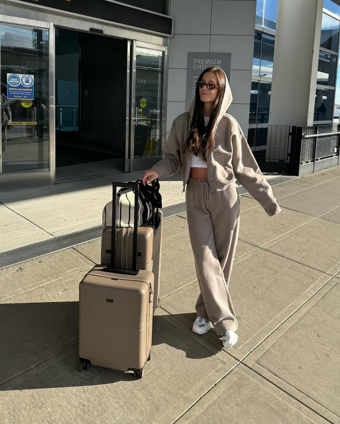 Trendy Airport Outfit Ideas – MorningKo