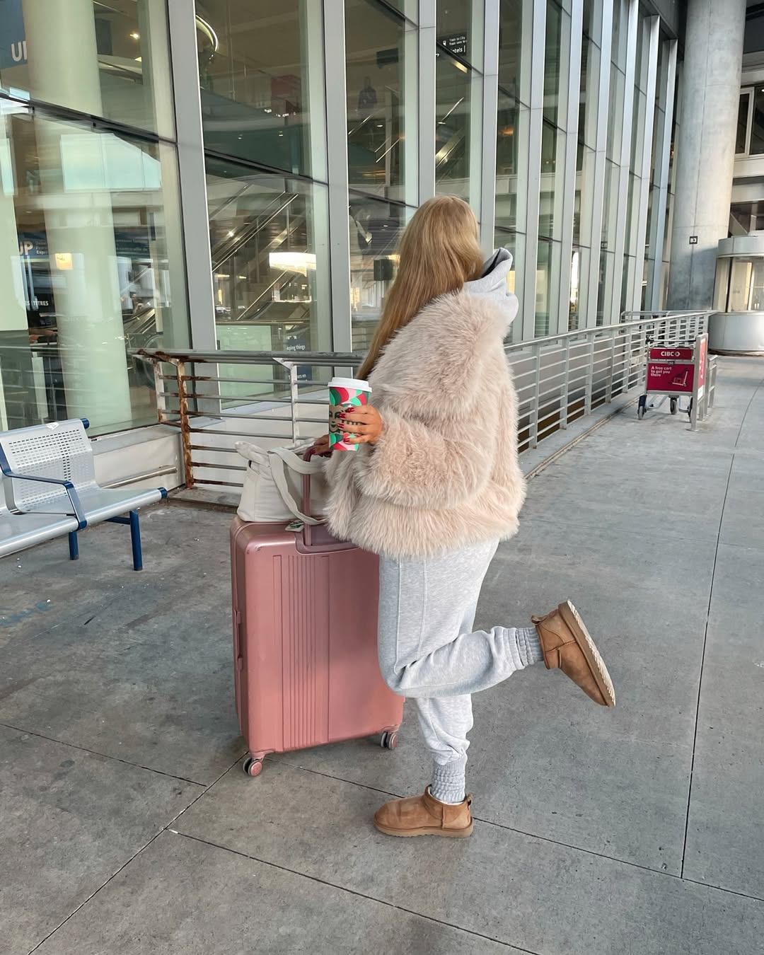 Trendy Airport Outfit Ideas – MorningKo