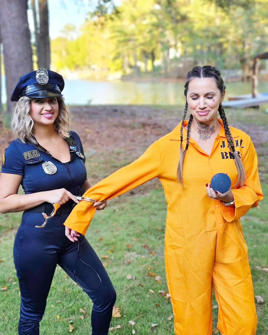 45 Hauntingly Cute BFF Halloween Costume Ideas for Duos & Trios That ...