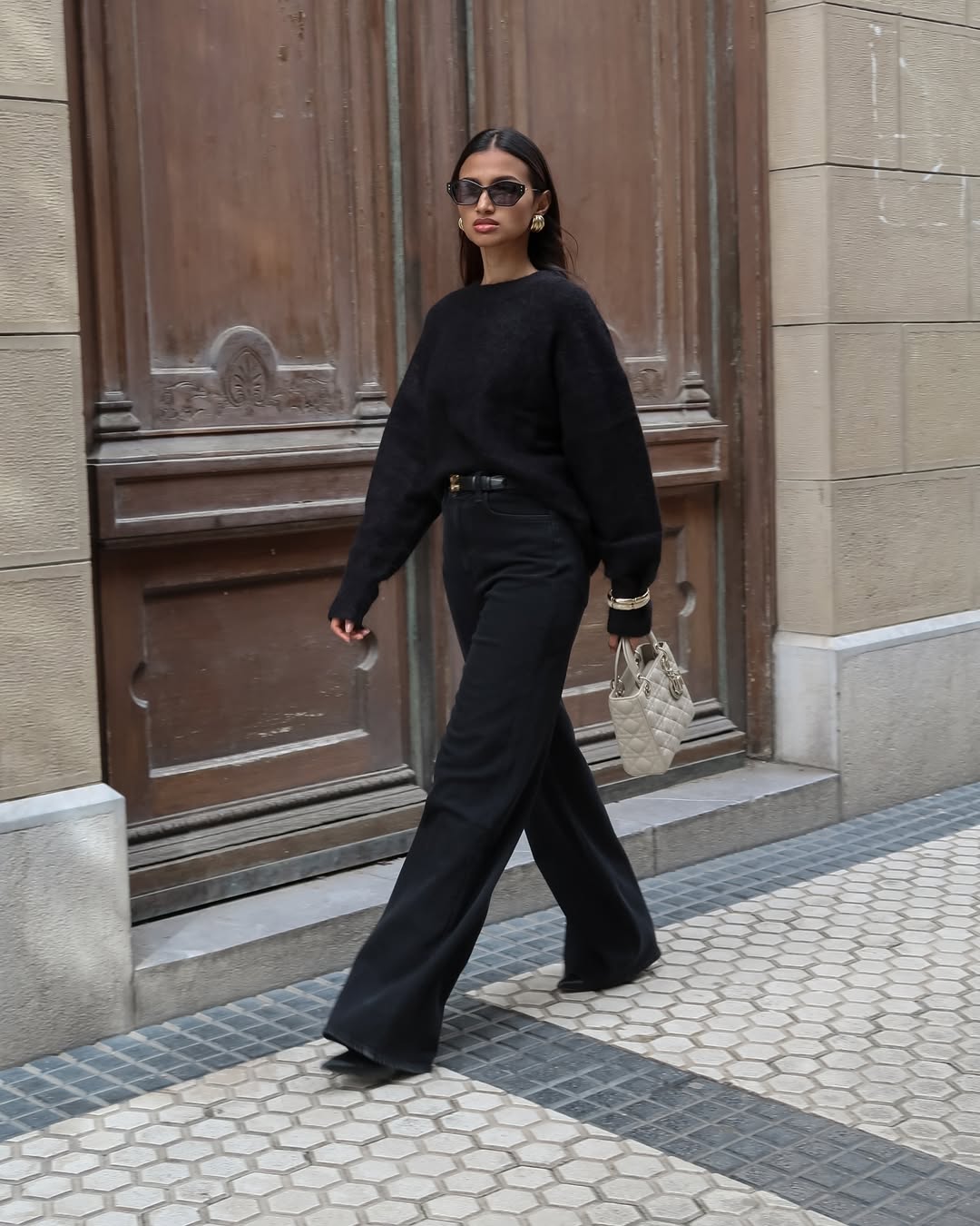 28 Classic All Black Outfit Ideas To Wear This Fall – MorningKo