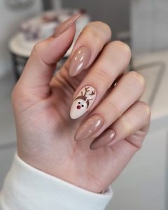 30 Festive-Ready Reindeer Nail Designs For Winter Fun – MorningKo