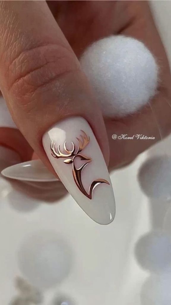 30 Festive-Ready Reindeer Nail Designs For Winter Fun – MorningKo